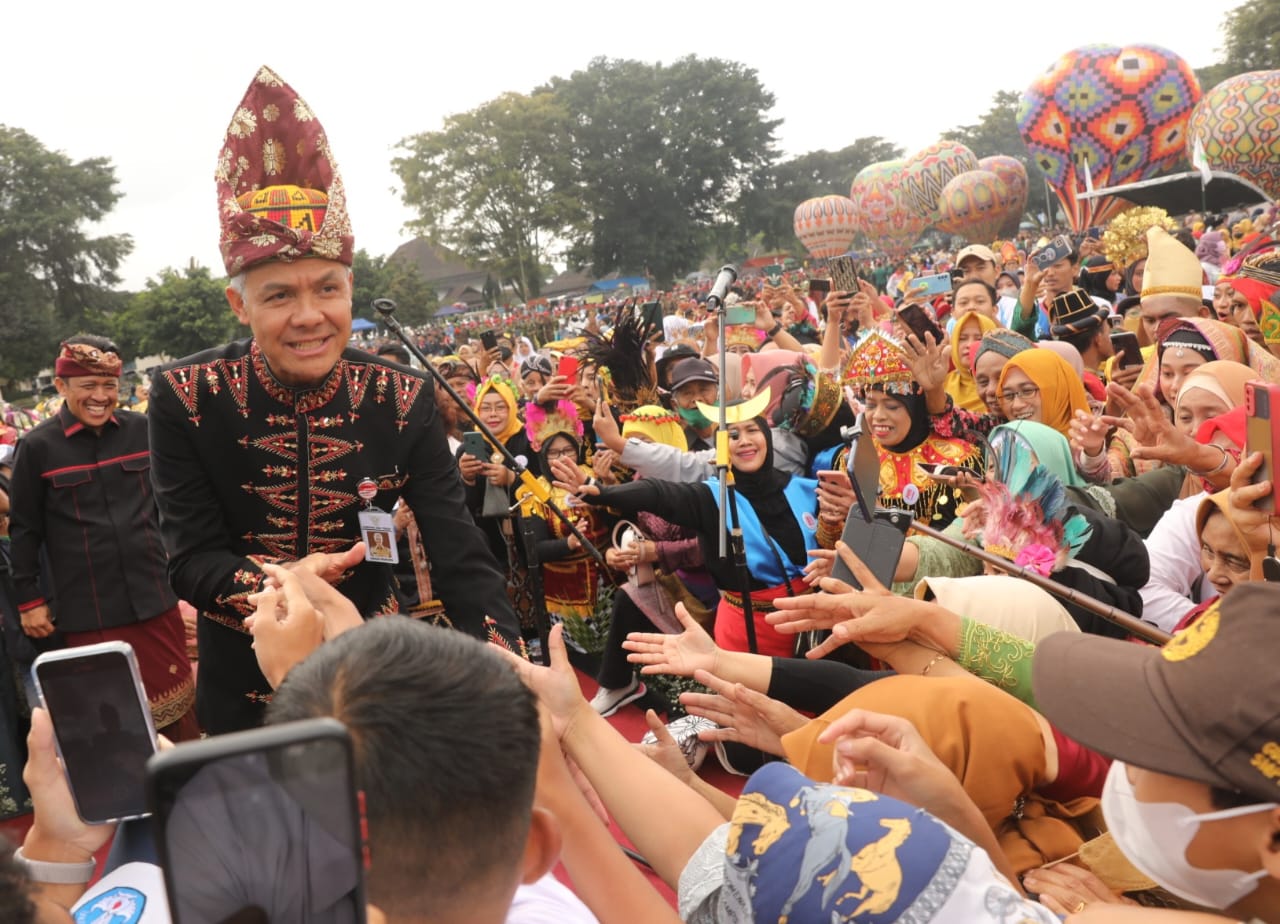 Pimpin Upacara Sumpah Pemuda, Begini Pesan Ganjar Buat Generasi Muda ... Pimpin Upacara Sumpah Pemuda, Begini Pesan Ganjar Buat Generasi Muda ...