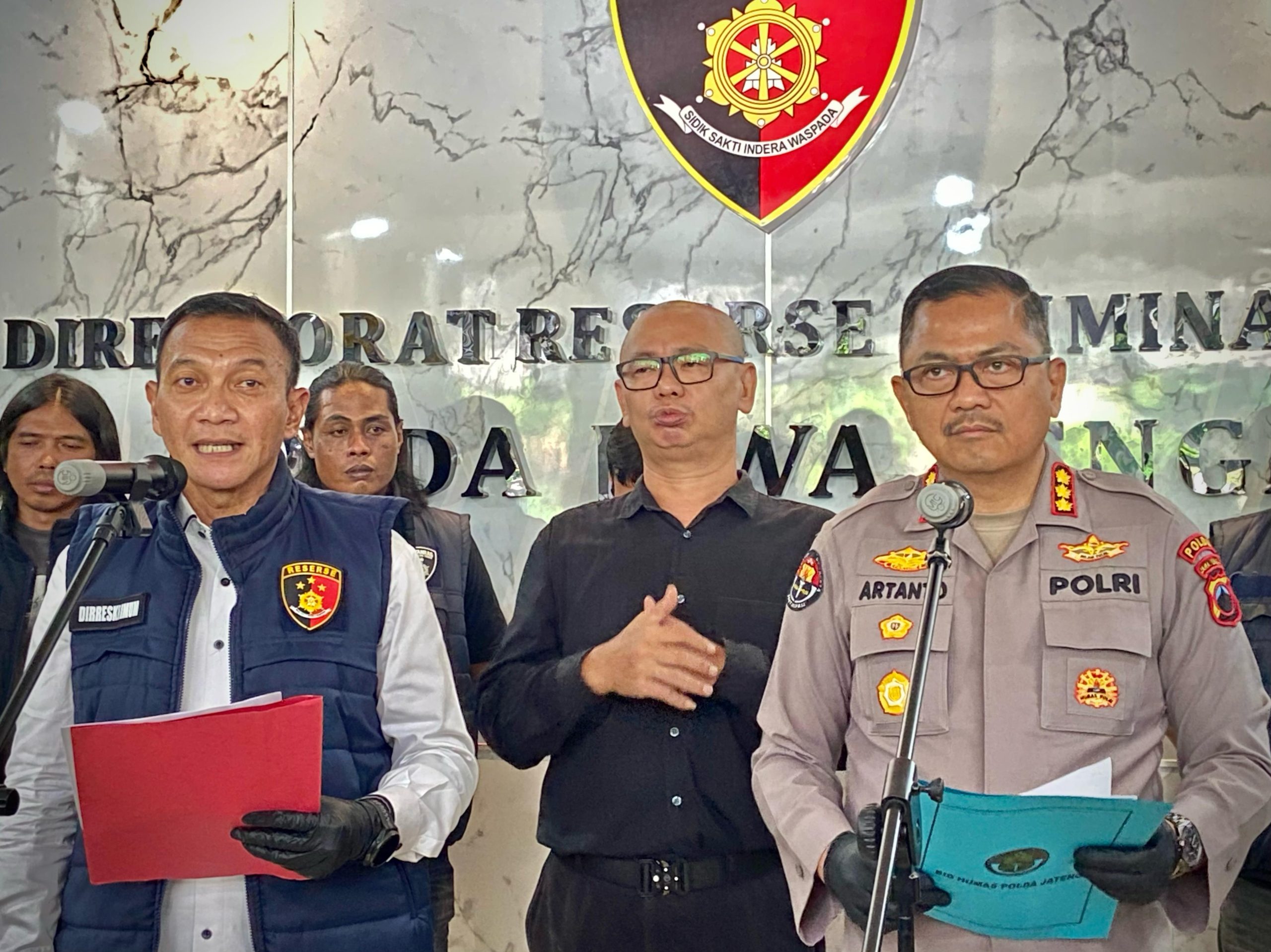 Polda Jateng Ungkap Kasus Pemalsuan STNK Mobil Gadai dan Penadahan Puluhan Kendaraan Tarikan DC ...